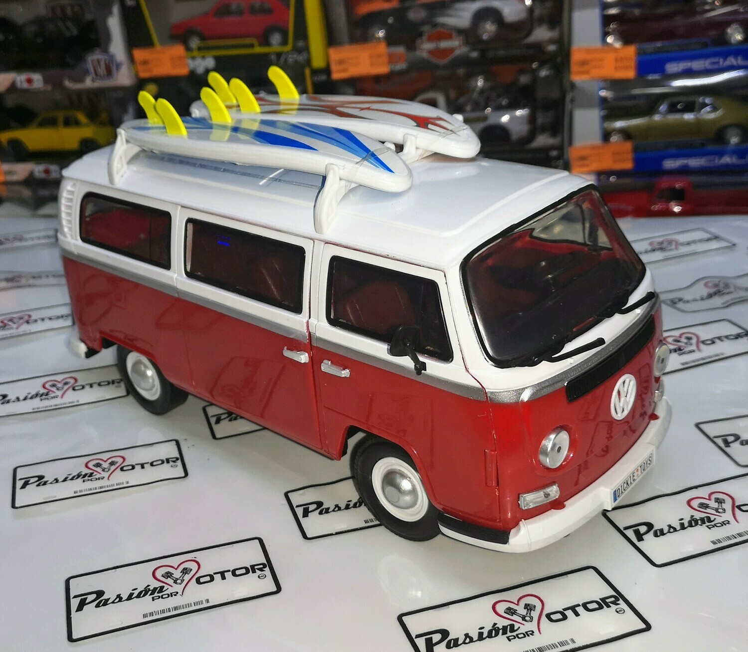 1:14 Volkswagen Type 2 T2 Combi 1971 Roja Bus Dickie Toys