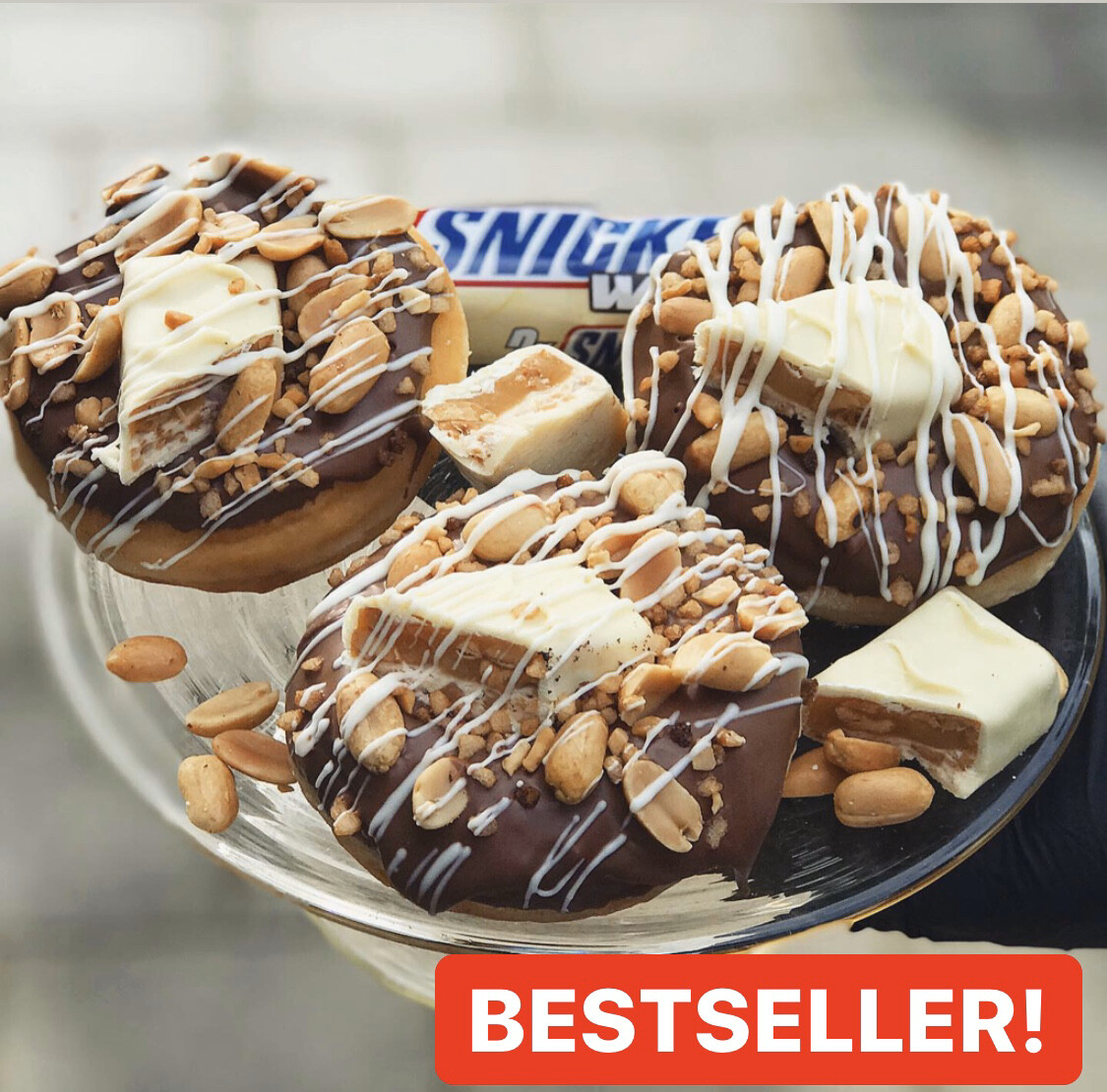 SNICKERLICIOUS donut
